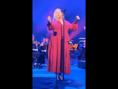 Natalie Merchant "Kind and Generous" at Veterans Memorial Auditorium ...
