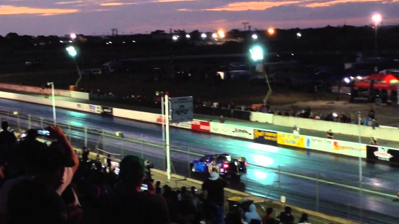 Adelaide international raceway - YouTube