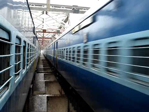 BL WCAM 2P #21878 PULLING PASCHIM EXPRESS ON NARMADA - YouTube