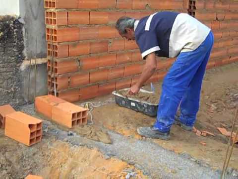 Bricklayers in Action - YouTube