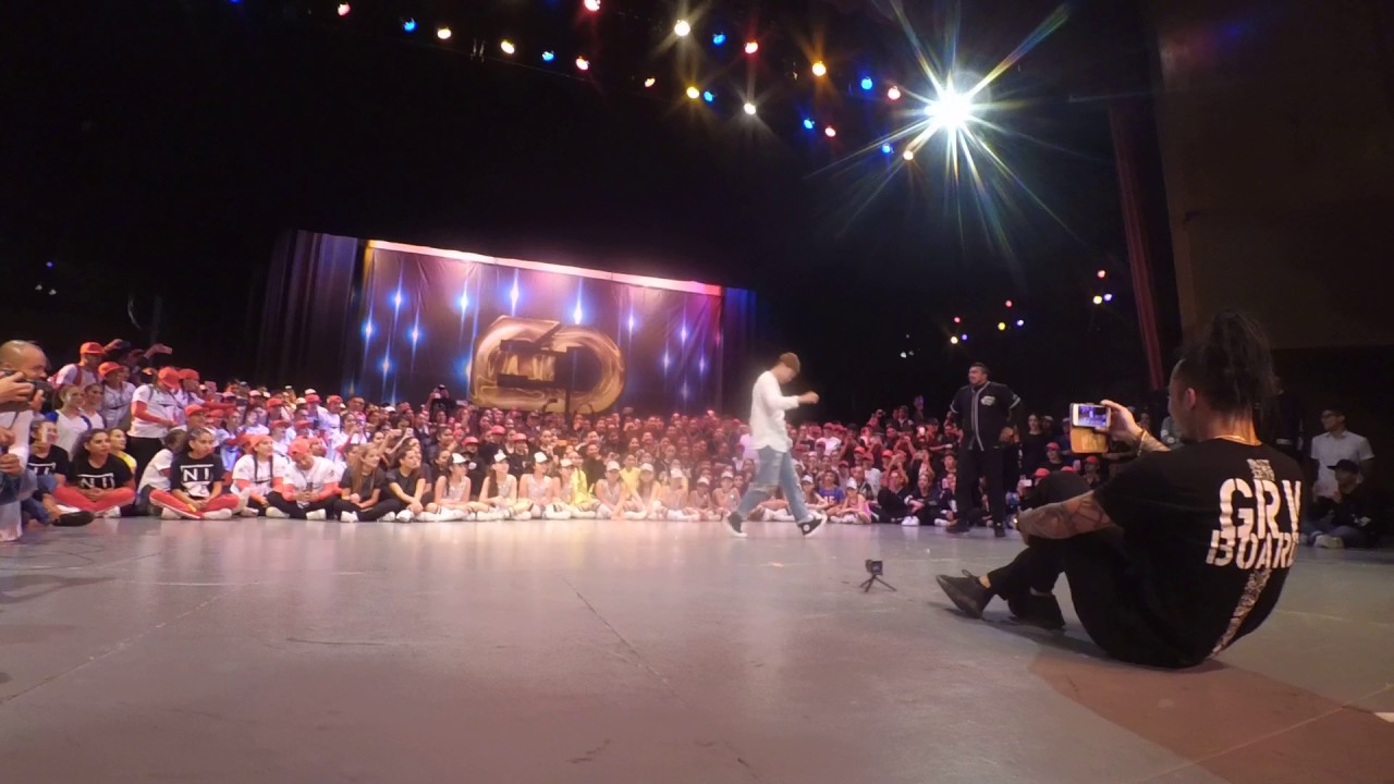 Mike Song vs Teikua - Expression Dance 2016 - YouTube