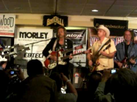 Larry Collins & Deke Dickerson at Guitar Geek Fest 2009 - Whistle Bait ...