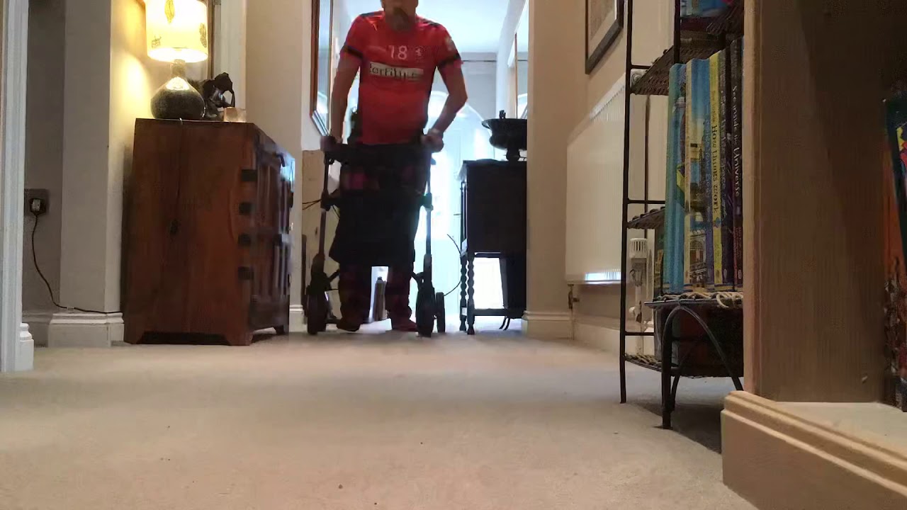 Walking with drop foot. Multiple Sclerosis - YouTube