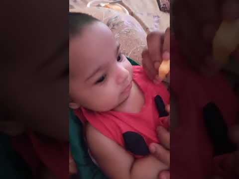 Zahra Mango (Aam) Khatey Huey - First Time - Alhamdulillah