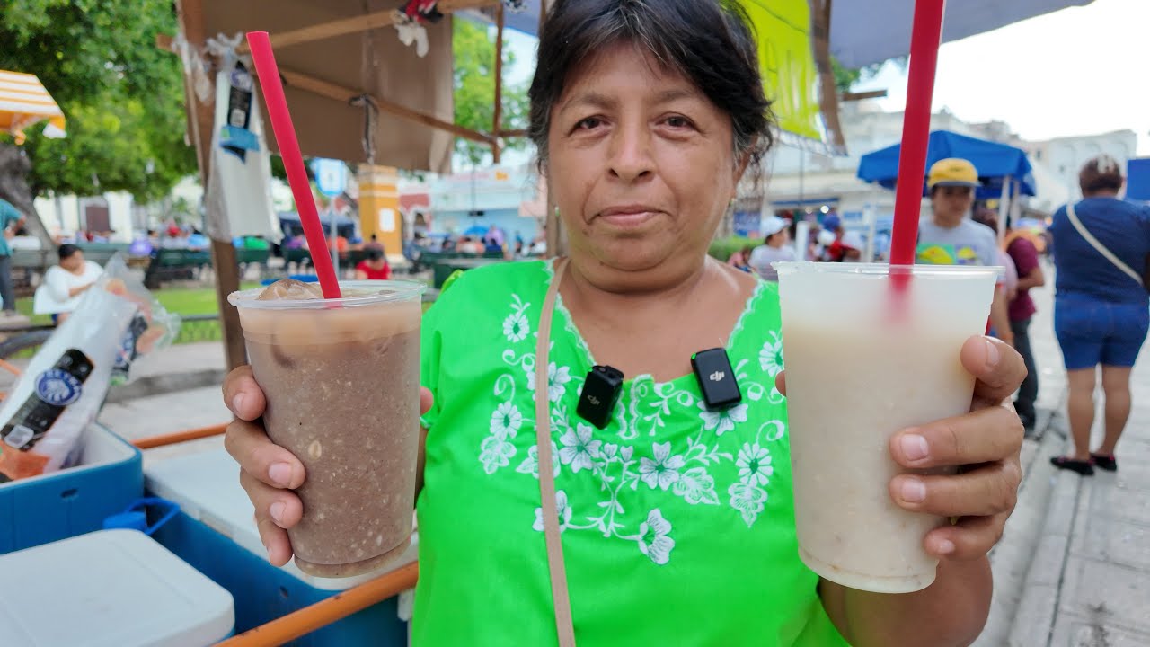 En Yucatán se toma el pozole con coco y con cacao - YouTube