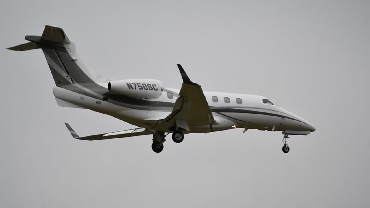 Plane spotting at Fort Worth Meacham (KFTW) - YouTube