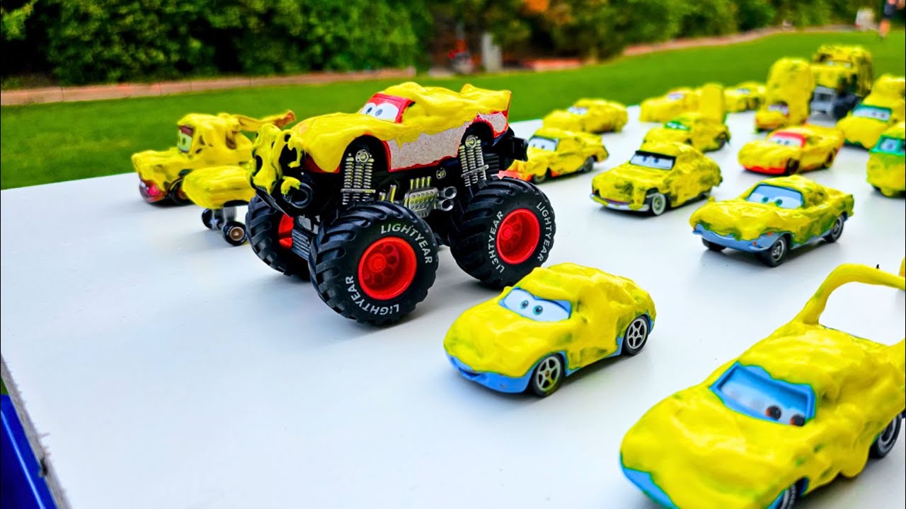 Looking for Lightning Mcqueen And Cars in Yellow Water - YouTube