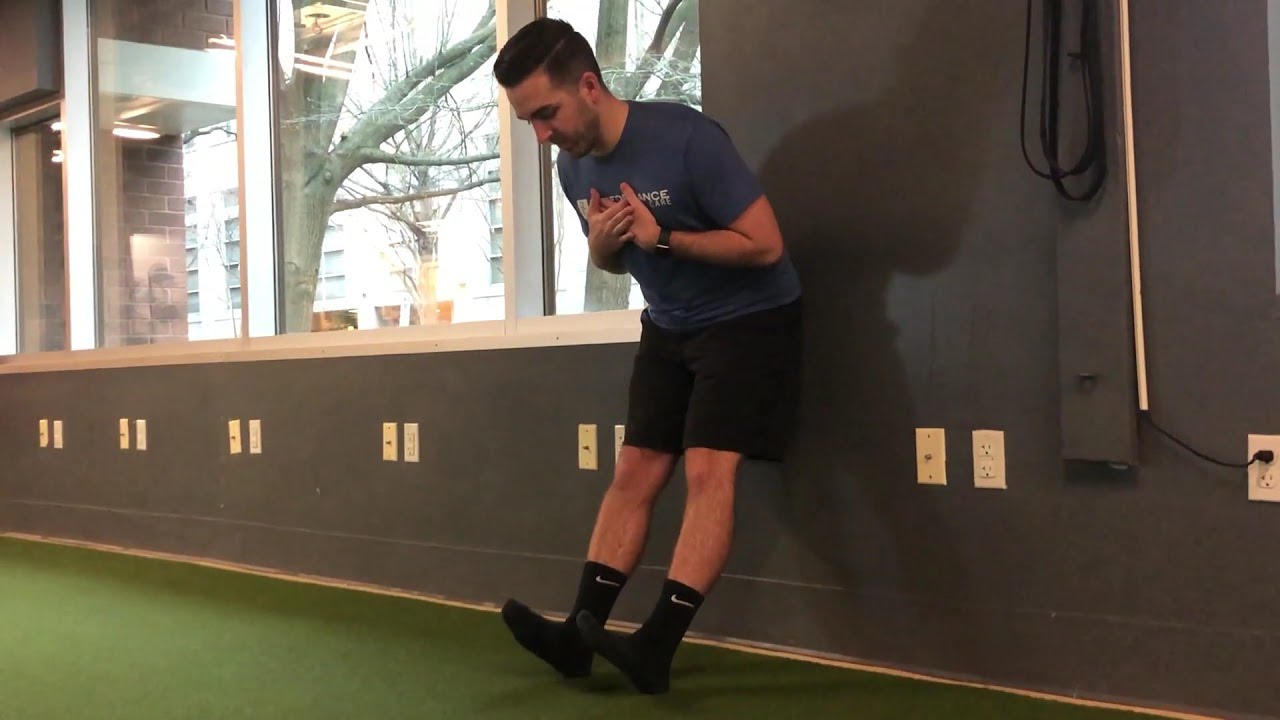 Anterior Tibialis Toe Lifts at Wall ( Shin Strengthening ) - YouTube