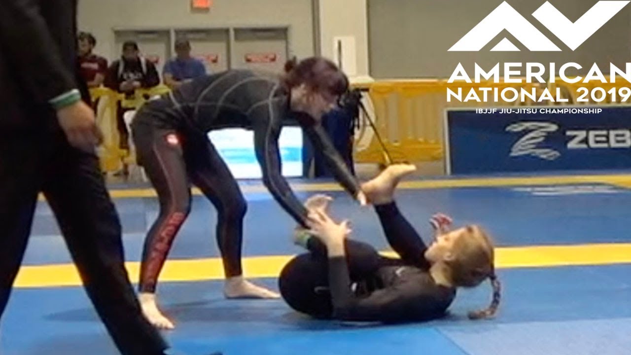 Nicole Sullivan VS Vanessa Wexler / American National 2019 - YouTube