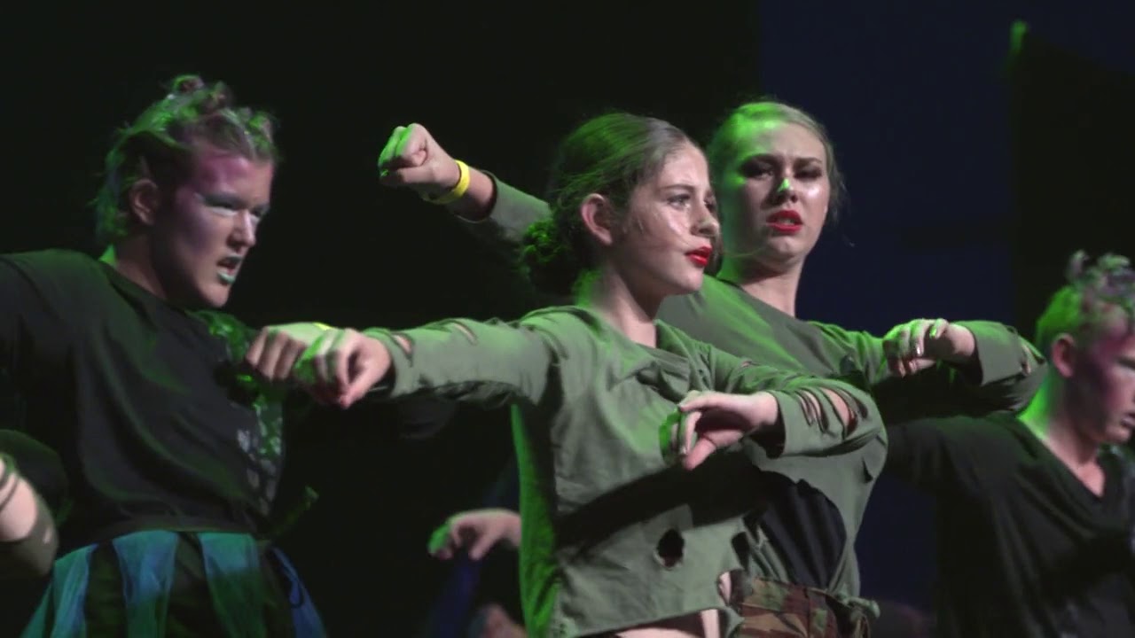 Garin College Close up Showquest 2019 - YouTube