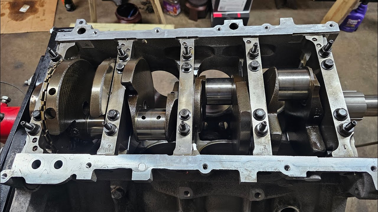 C5 Corvette LS6 Rebuild - PT 9 - Plastigauge and Crankshaft Install ...