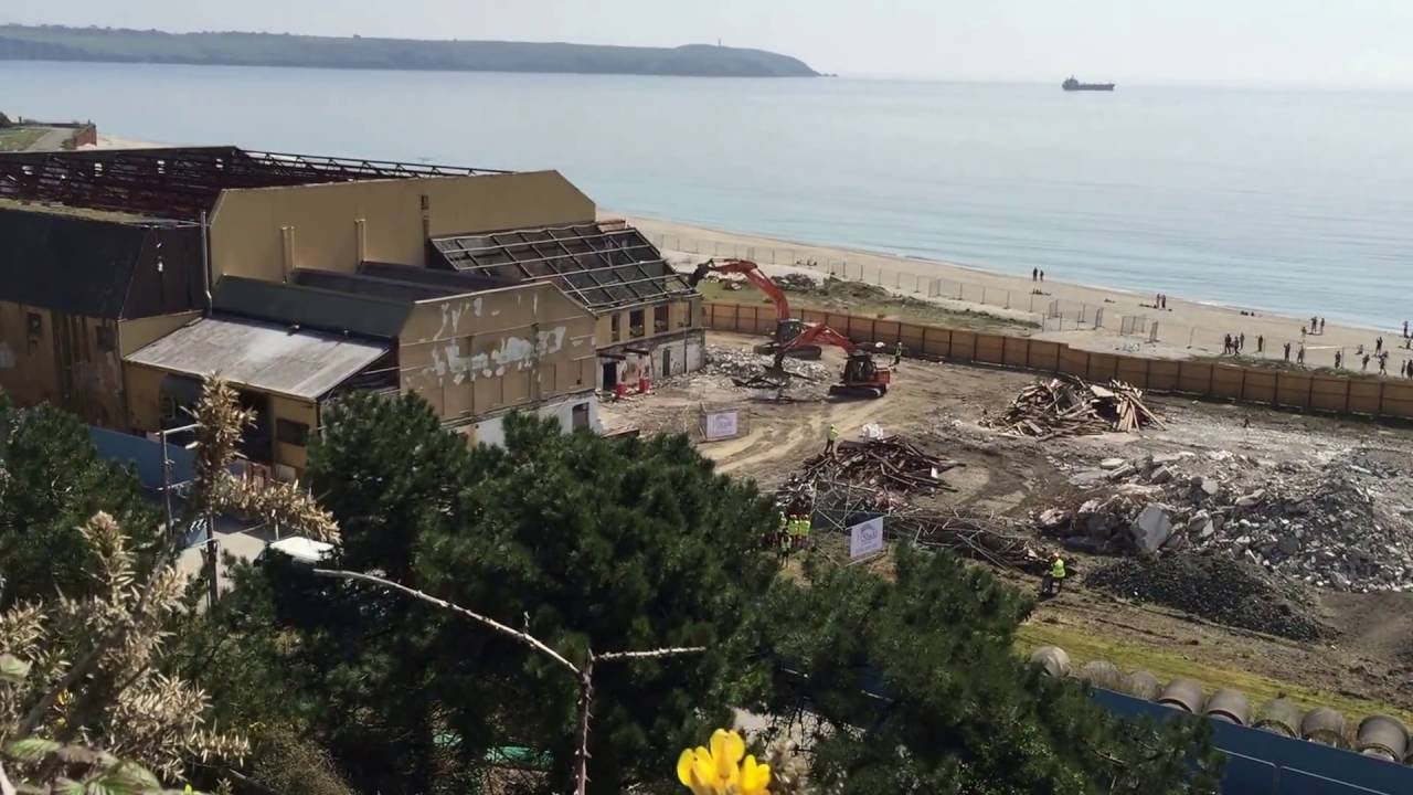The demolition of the Cornwall coliseum and gossips nightclub. Carlyon ...