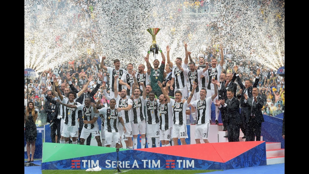 Juventus lift Scudetto number 36! - YouTube