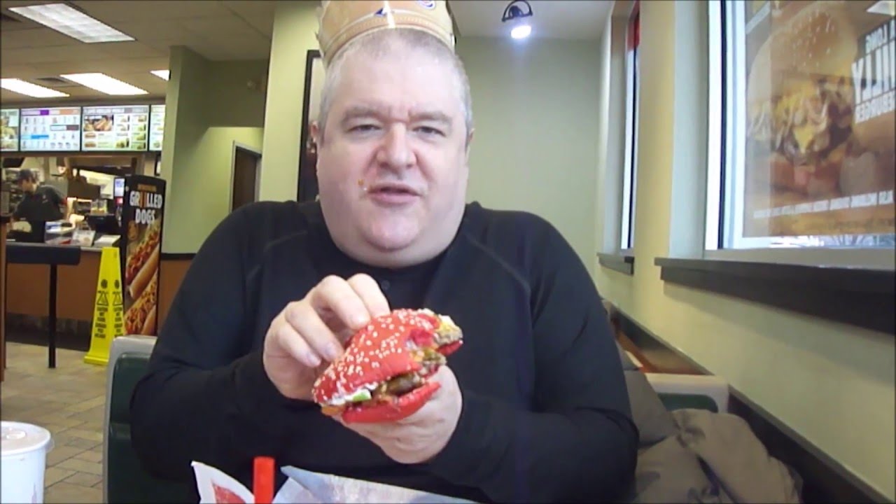 Burger King ANGRIEST whopper (RED BUN) on location food review - YouTube