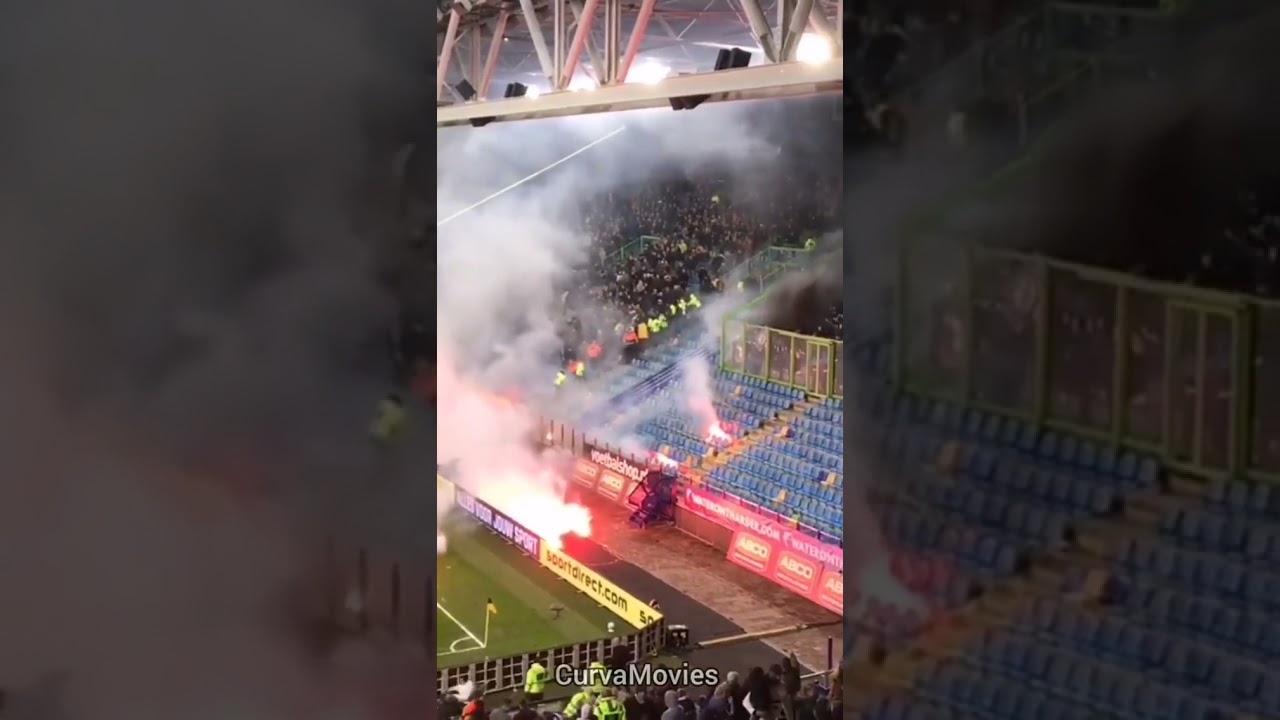 Utrecht ultras away against Vitesse ! Utrecht pyro. Game got suspended ...