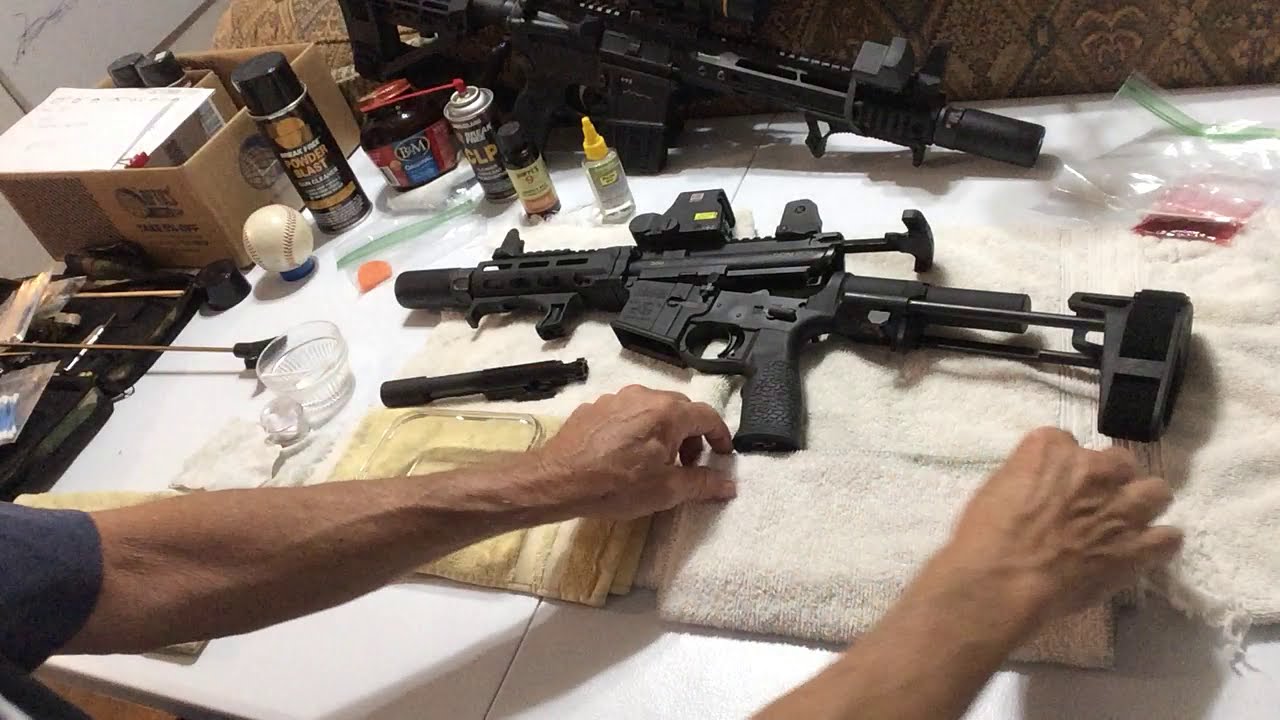 Daniel Defense DDM4 PDW, Cleaning 1 of 5 removing the (BCG) Bolt ...