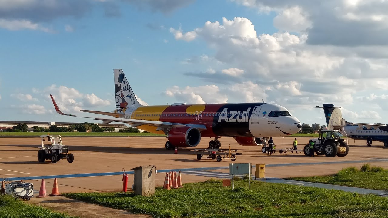1ª OPERAÇÃO AIRBUS A320-251 NEO - AZUL - LIVERY - MICKEY MOUSE - SÃO ...