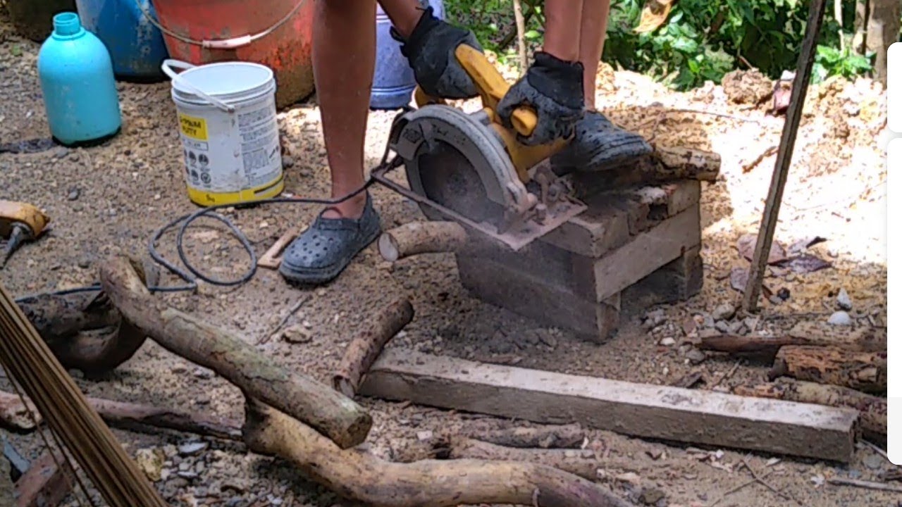 Cutting firewood using my husband's electric saw//Foreigner and Pinay ...
