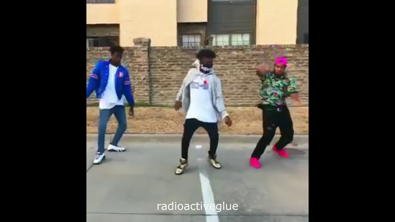 The hood dancing to kahoot - YouTube