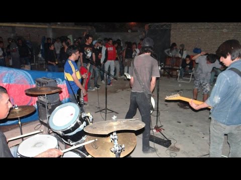 PAPI PUNK - vivo! - YouTube