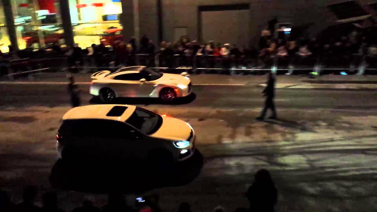 Nissan GTR R35 vs Volkswagen Golf R! - YouTube