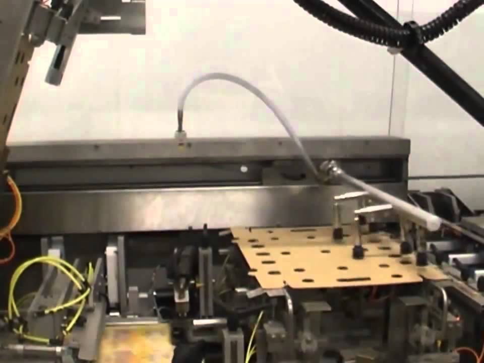 Codian Robotics D21000 pick & place robot rotation - YouTube
