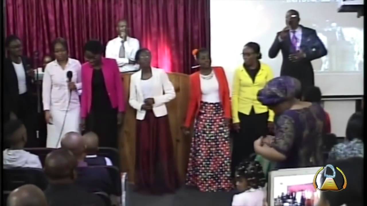 FRERE CLEMENT KASONGO CHANTE A BRUXELLES - YouTube