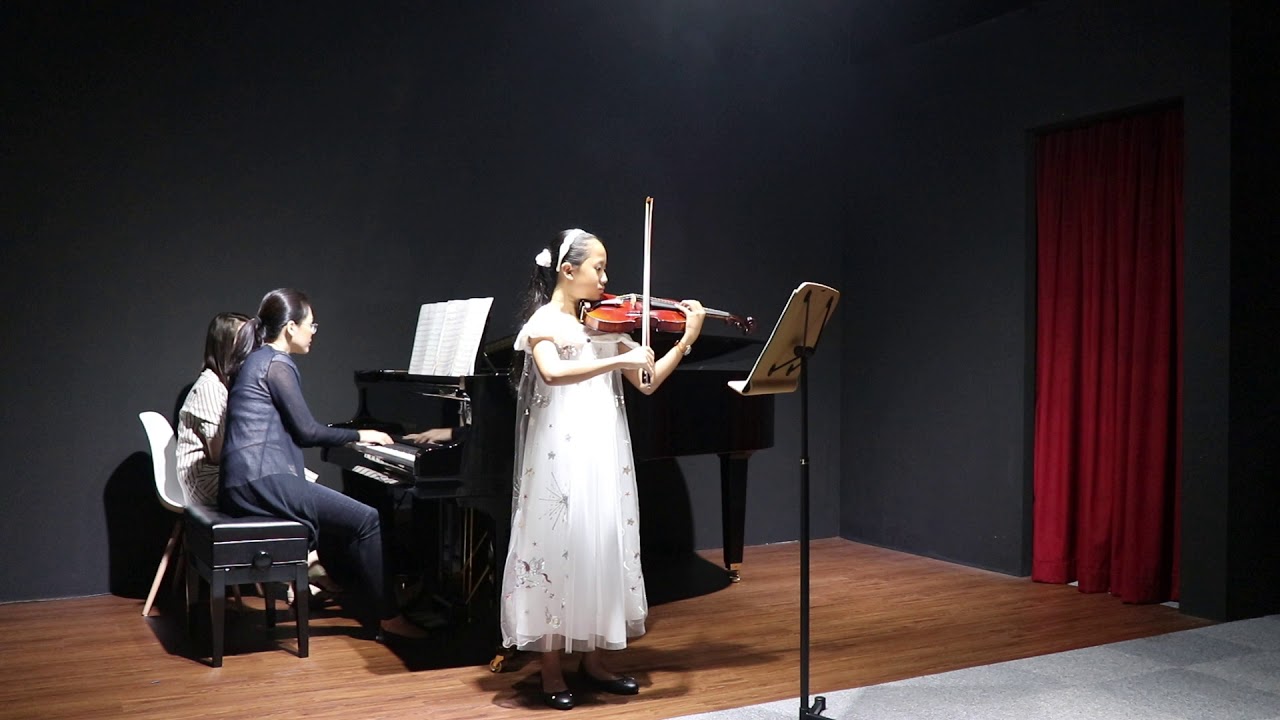 Mary Joycelyn Laban 'Hoe down' - YouTube