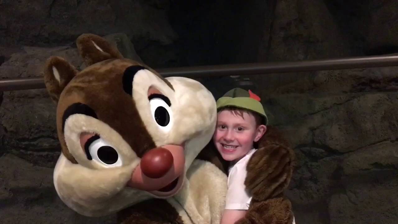 Walt Disney World May/June 2016 trip:Hugs, hugs and more hugs with Dale ...