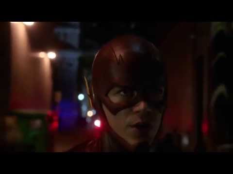 The Flash : Running on Building - YouTube