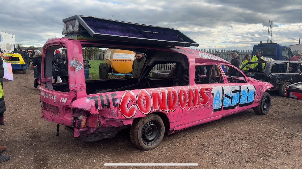 Kings Lynn Halloween Carnival 2025 Pit Walk - YouTube