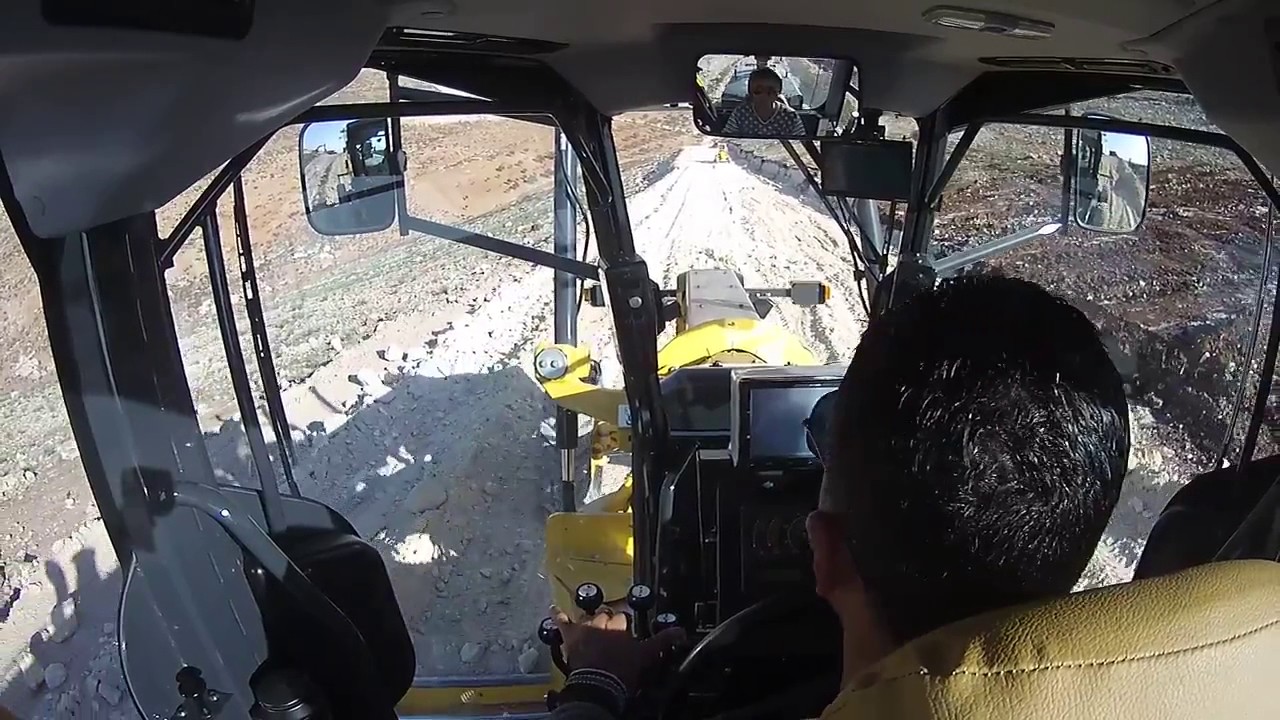 Komatsu gd 675 greyder yol çalışması - YouTube