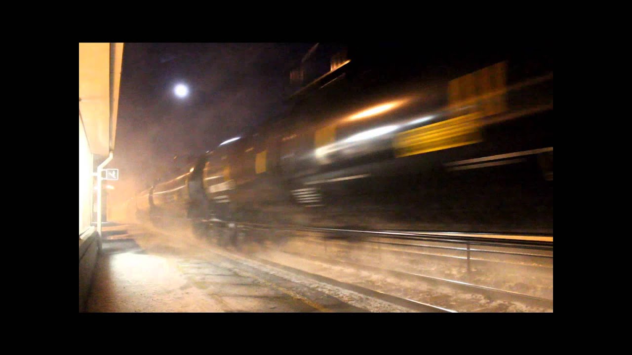 CN train 710 doing 48MPH causing a SNOW-NADO! - YouTube