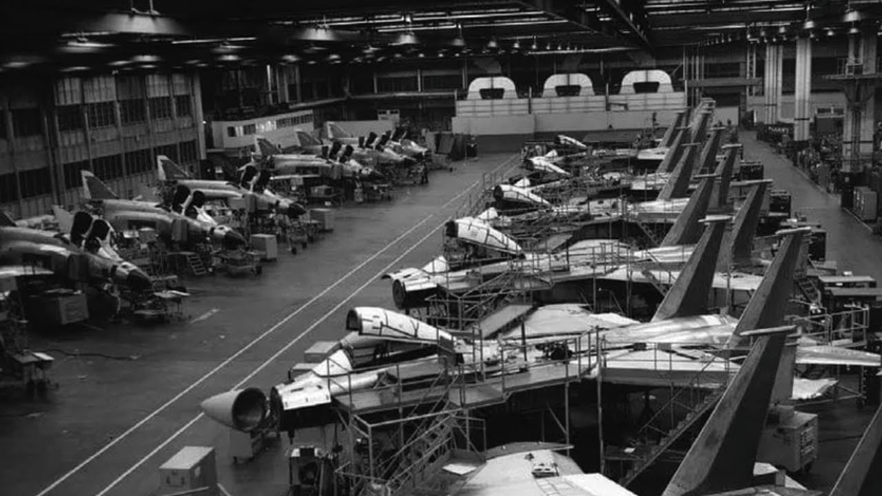How The US Built 100,000 Aircraft Engines Without Missing A Beat - YouTube
