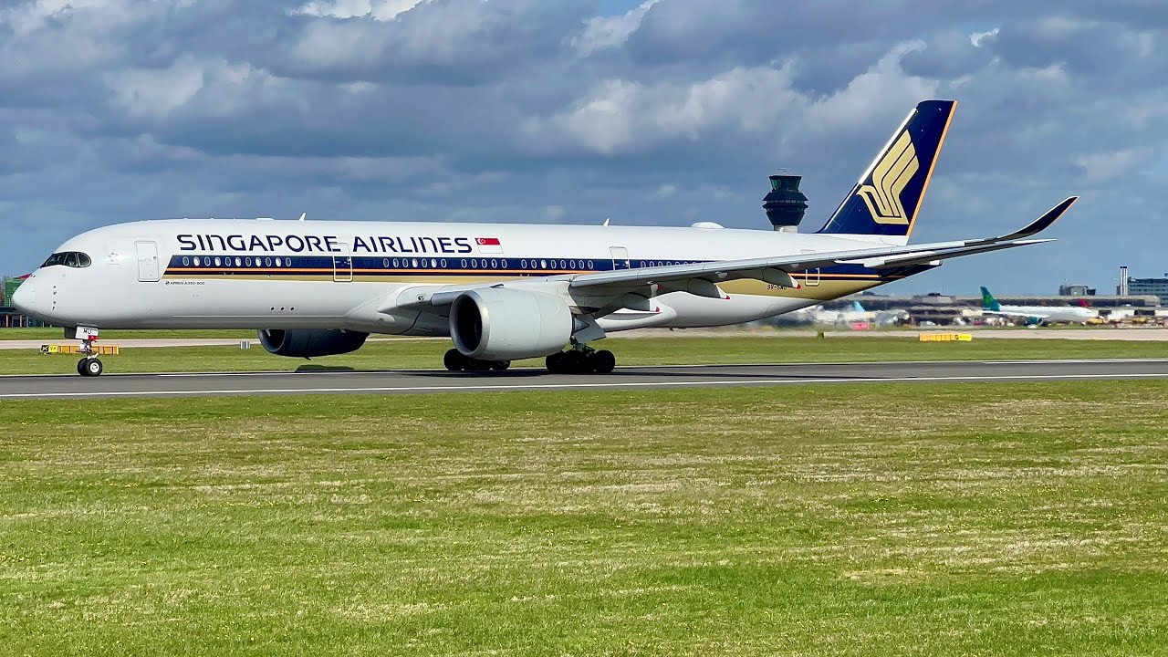 Singapore Airlines, Airbus A350-900, Reg 9V-SMU, Manchester to Houston ...