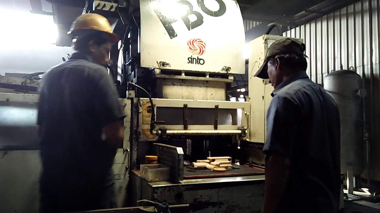 Sinto FBO II High Pressure molding machine - YouTube