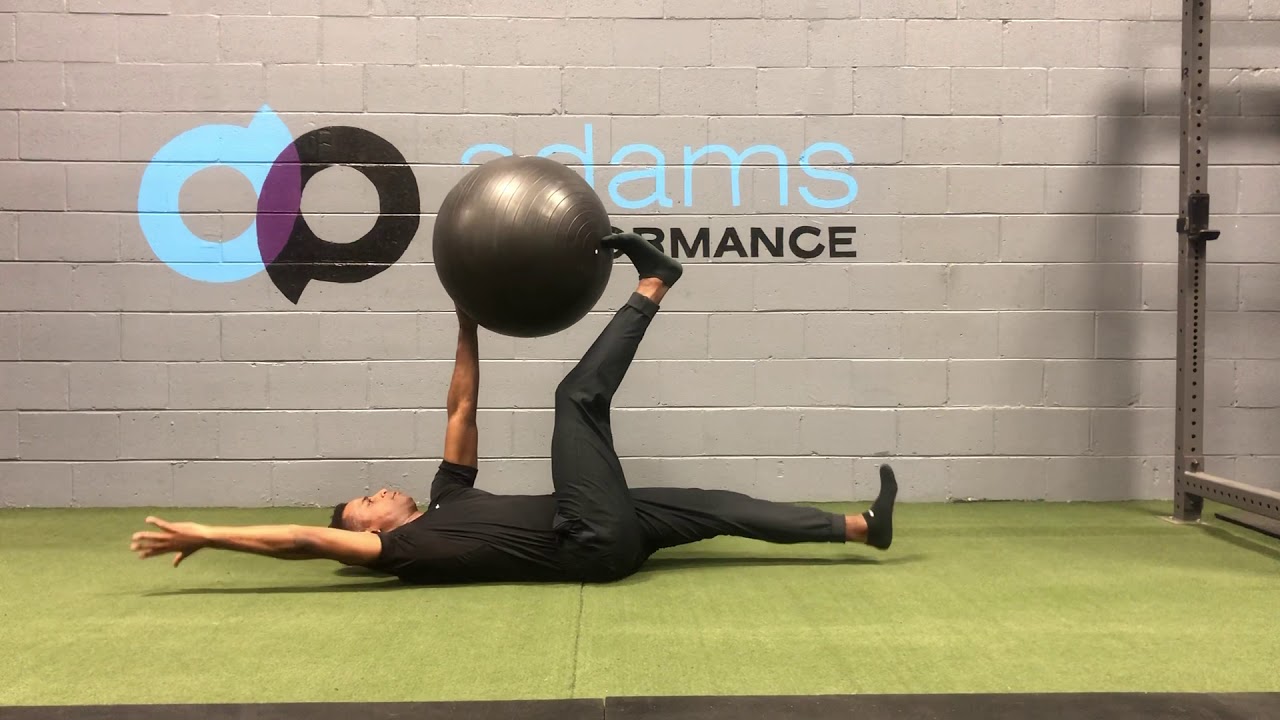 Deadbug With Yoga Ball Hold - YouTube