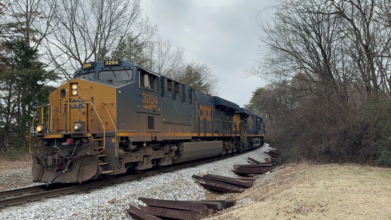 CSX ES44AH 3204 Leads Duke Energy Coal C410-21 on 1/26/25 - YouTube