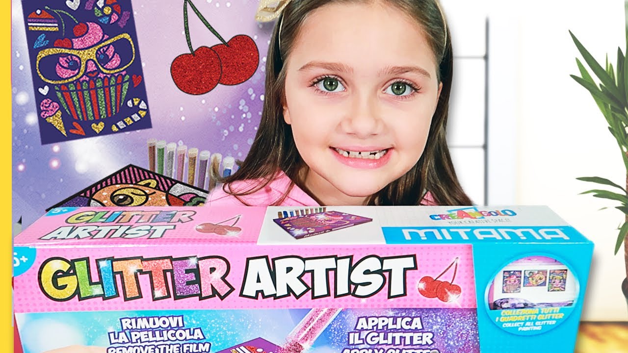 MARTA GLITTER ARTIST per UN GIORNO E CREA UN CAPOLAVORO LUCCICOSO!!! - YouTube