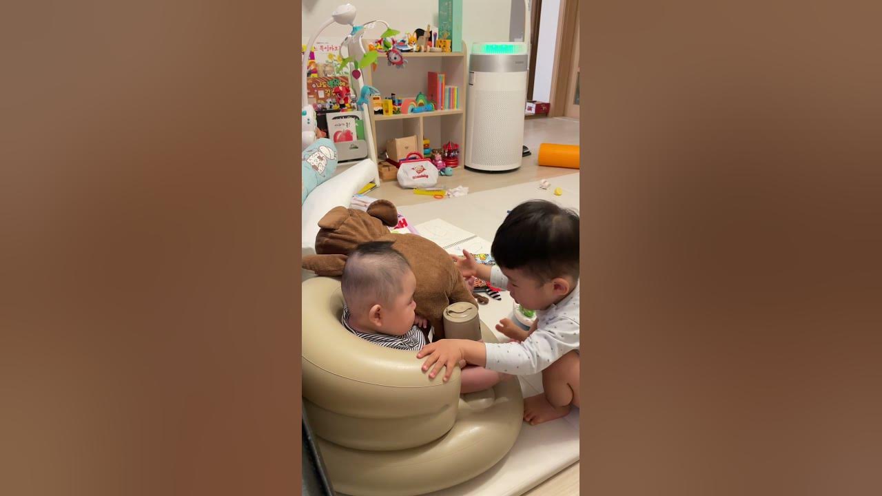 형의 일방적인 사랑에 동생은 외면feat 애기야 Youtube