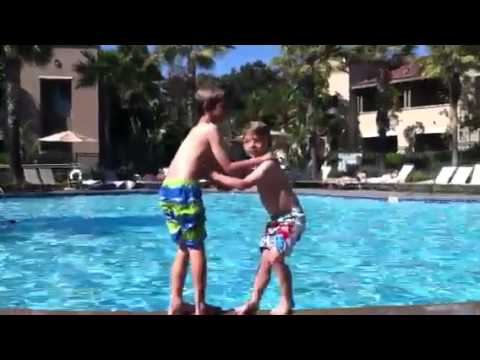 Jake Alex pool hug - YouTube