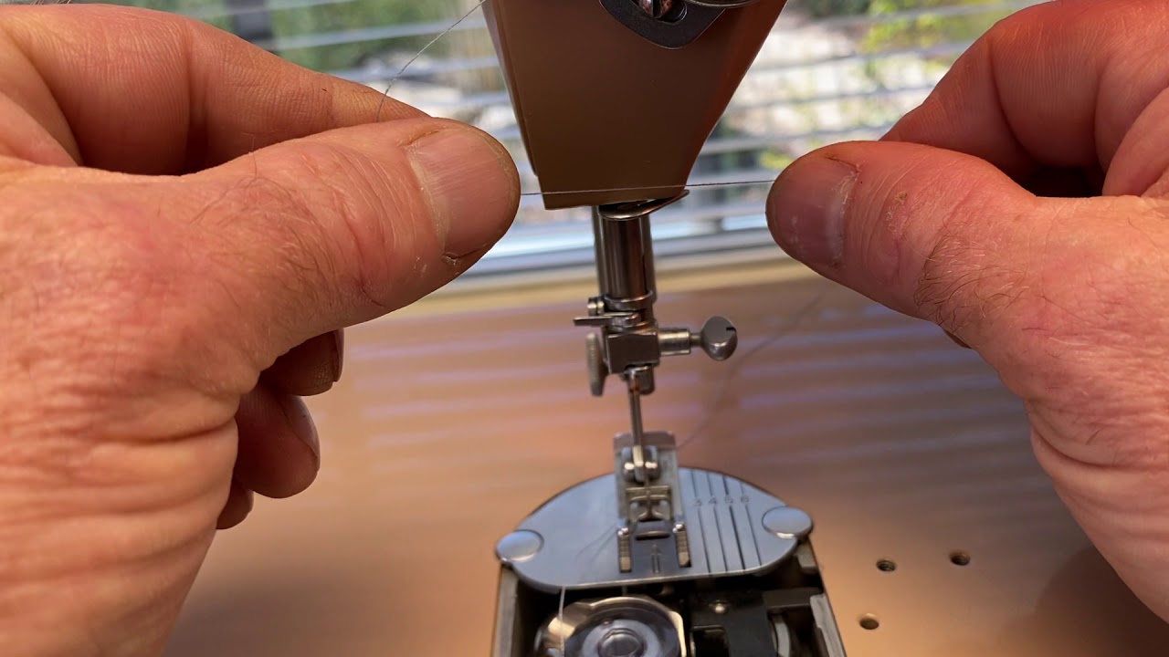 Using a Singer 401A - YouTube