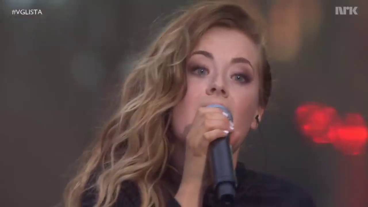 Alan Walker feat. Iselin Solheim - Faded - Live - YouTube