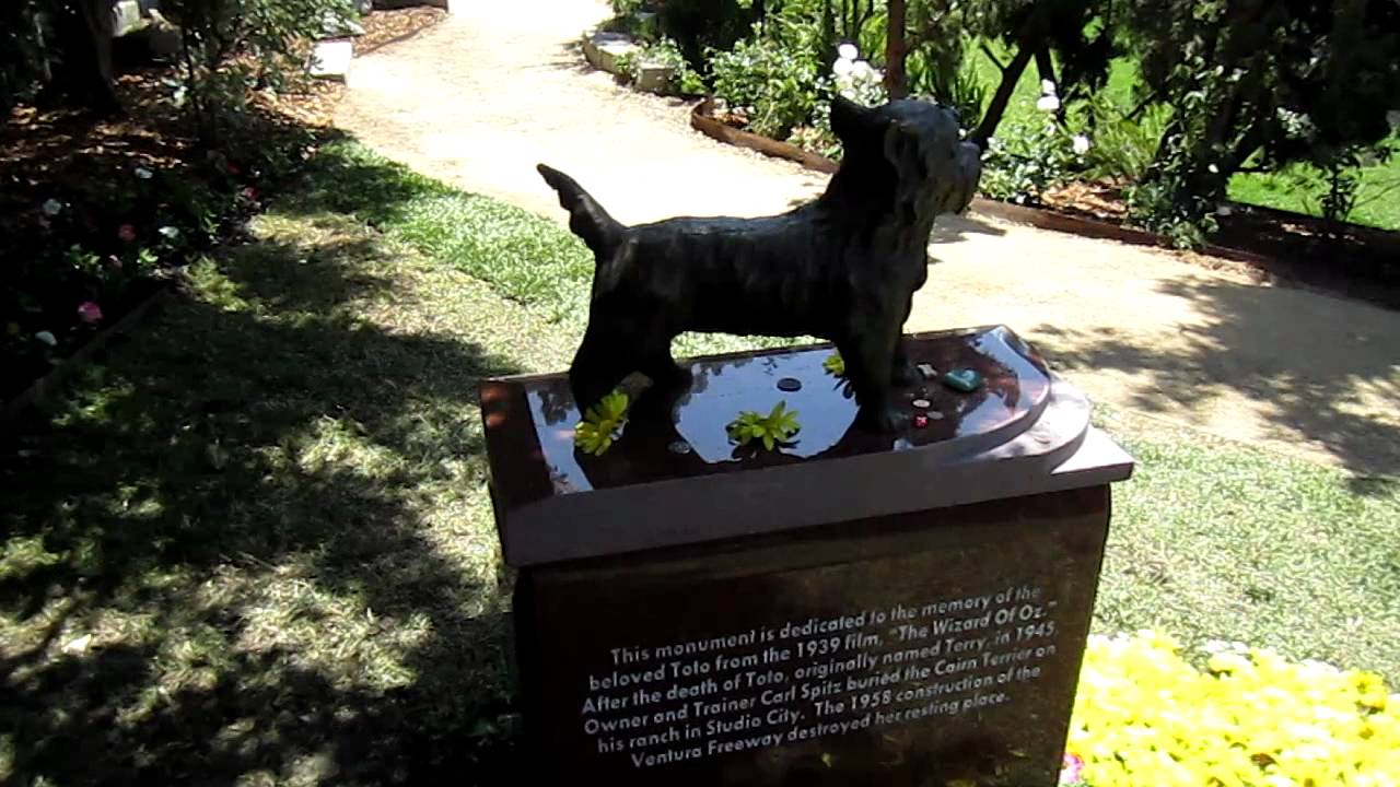 (6/6) the unveiling of the Toto Memorial at Hollywood Forever Cemetery ...