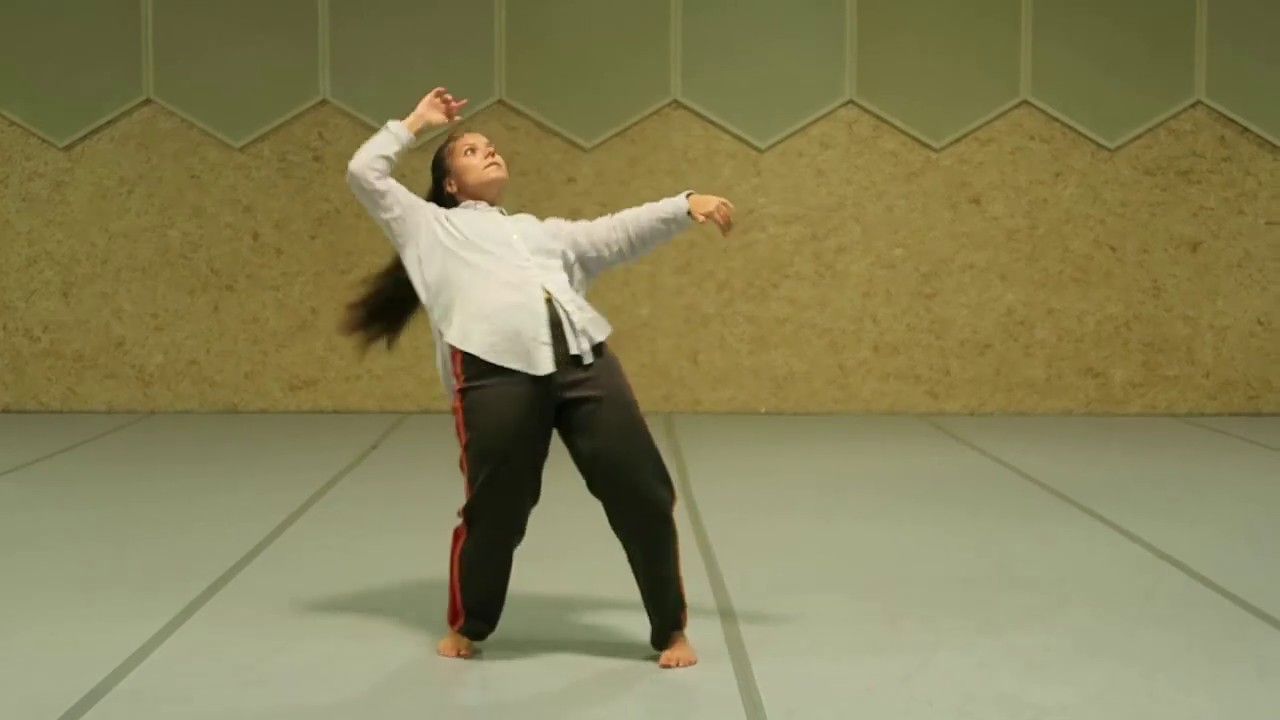 Finnish smile Improvisation Solo @ TicTac Art Centre - YouTube