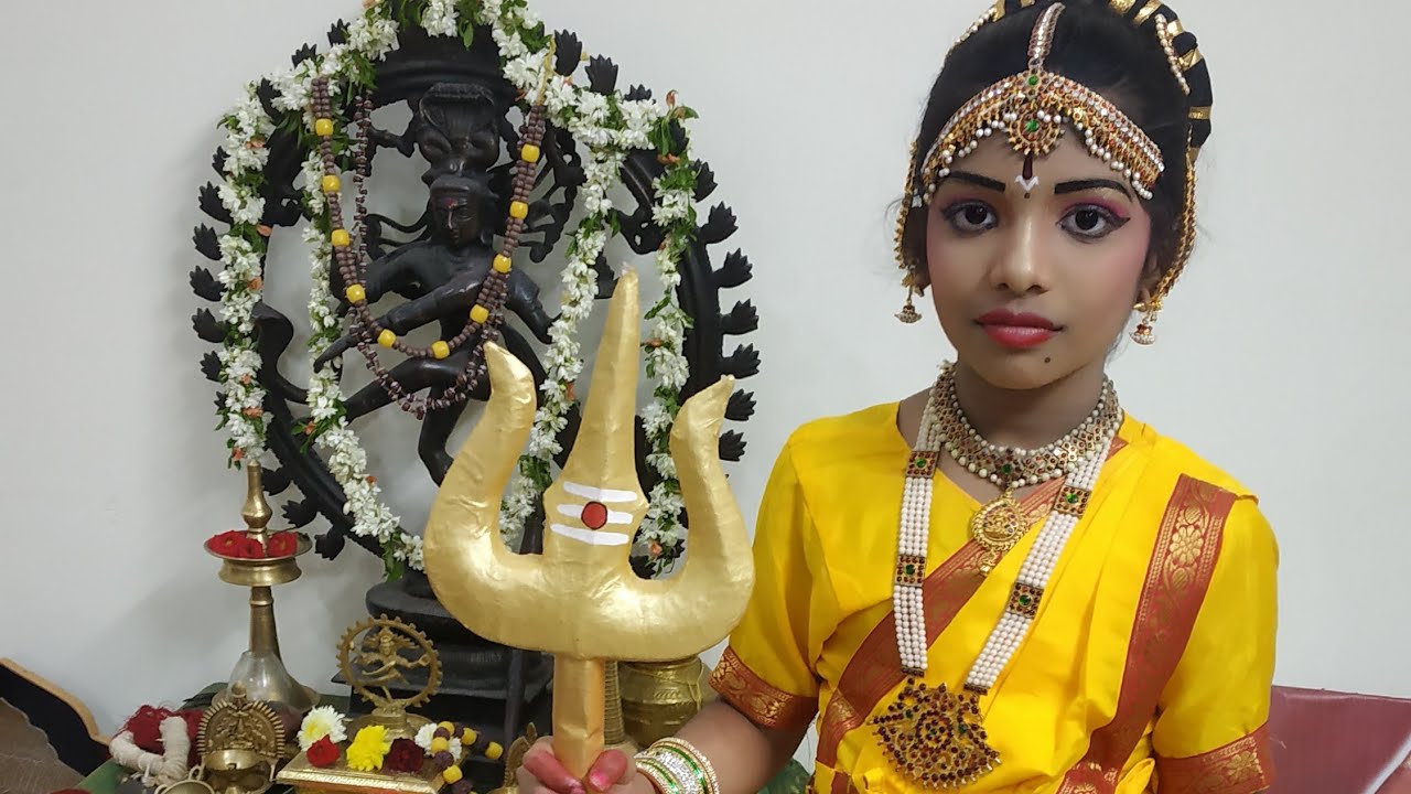 suklam baradharam vishnum kuchipudi dance | Manasvi Alladi - YouTube