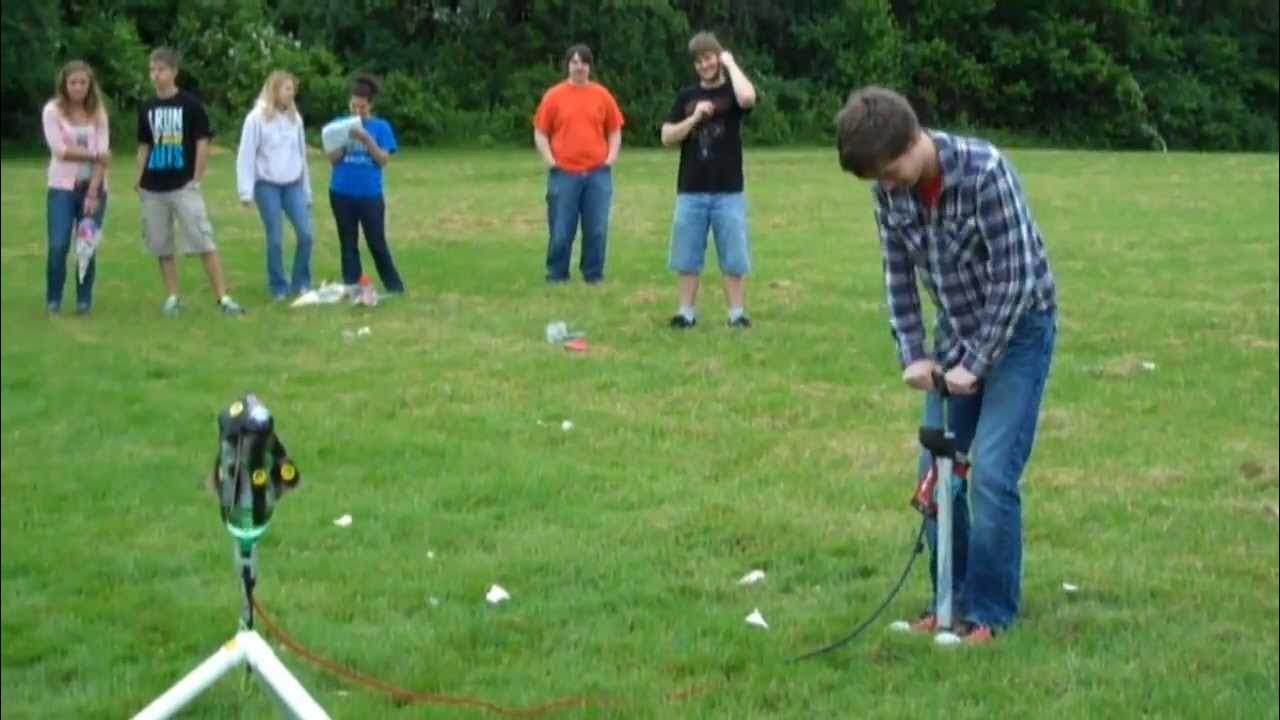 Water Bottle Rocket Competition 2011 - YouTube