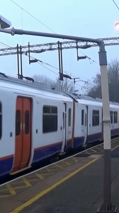 Class 317 - London overground arriving. - YouTube