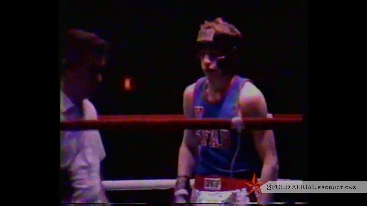 #2.EXPLOSIVE NYS Golden Gloves Boxing Match: Sanderson VS Feliu - YouTube