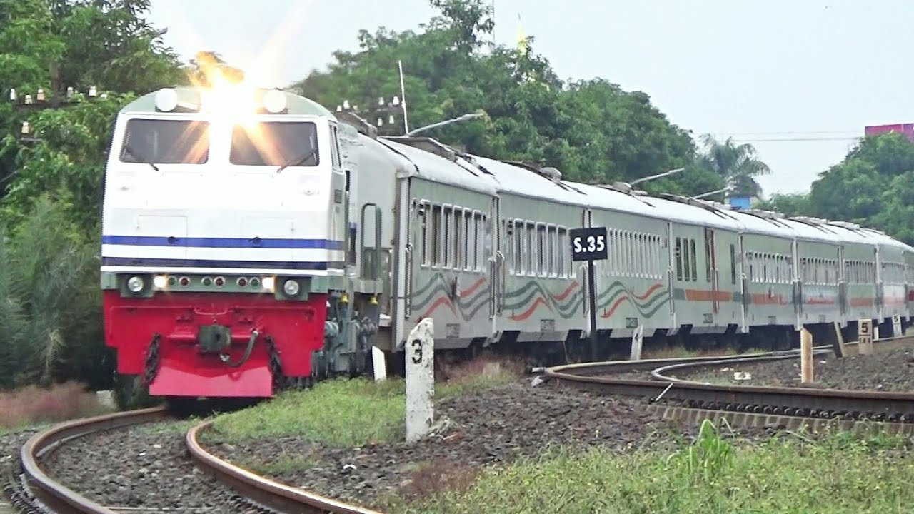 Kembalinya Livery CC 203 Dua Garis Biru | Nonton Kereta Api Kamandaka ...